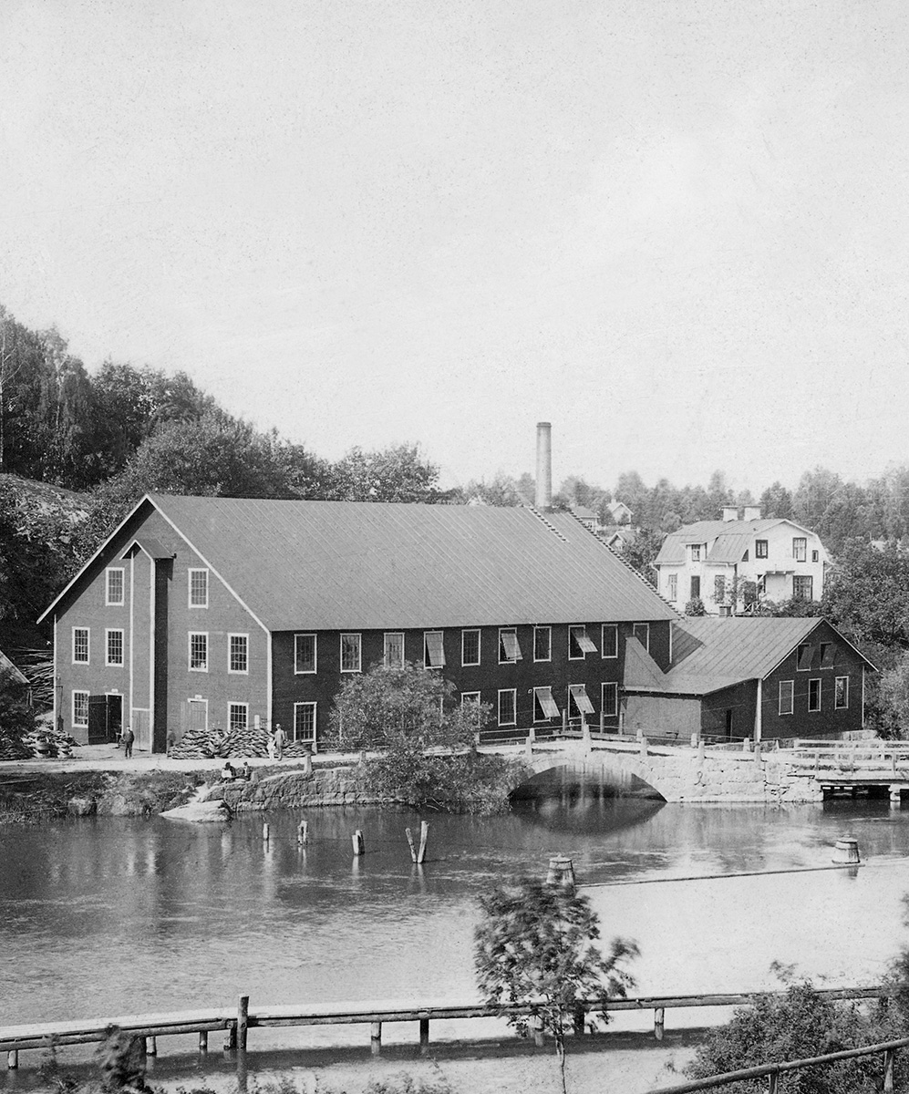 History - Hjulsbro Steel - Flexibel och stark spännlinetillverkare
